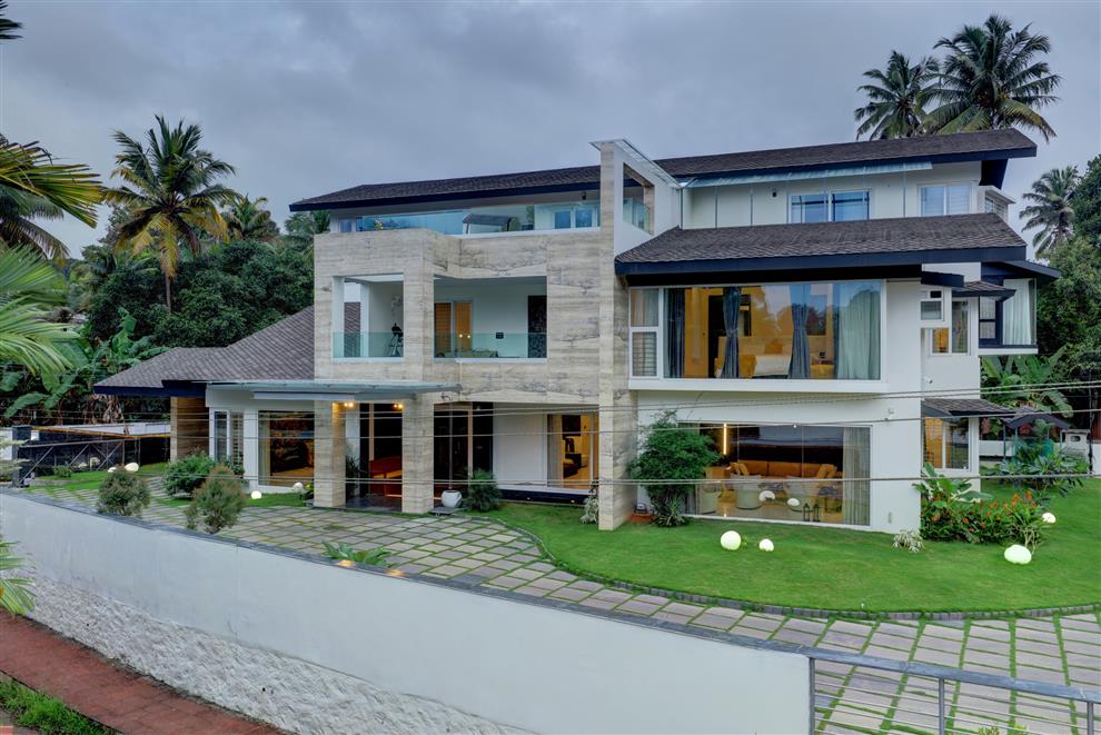 Bespoke Residence, Kerala: by Architect Alex Jacob