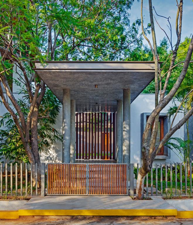 Krishnan House: by Khosla Associates, Bengaluru